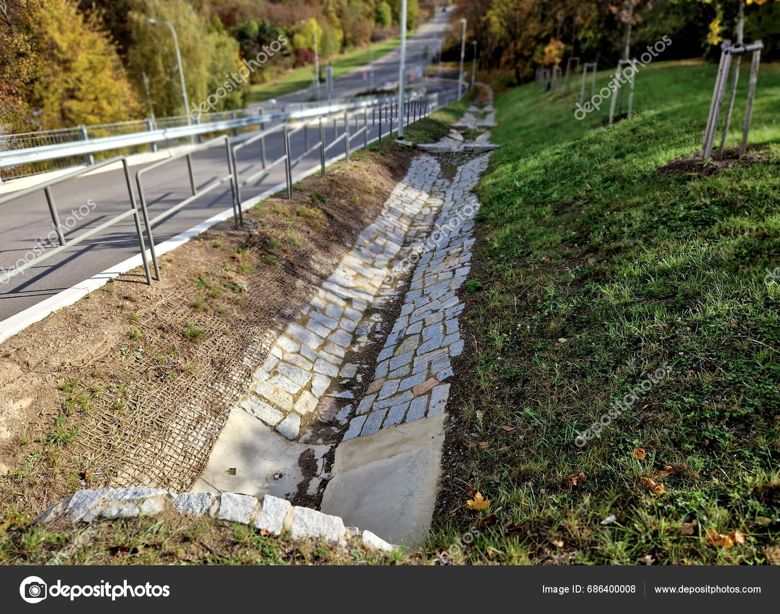 Sewer Gutter Paved Granite Stone Dikes Drains Rainwater Ditch Highway ...