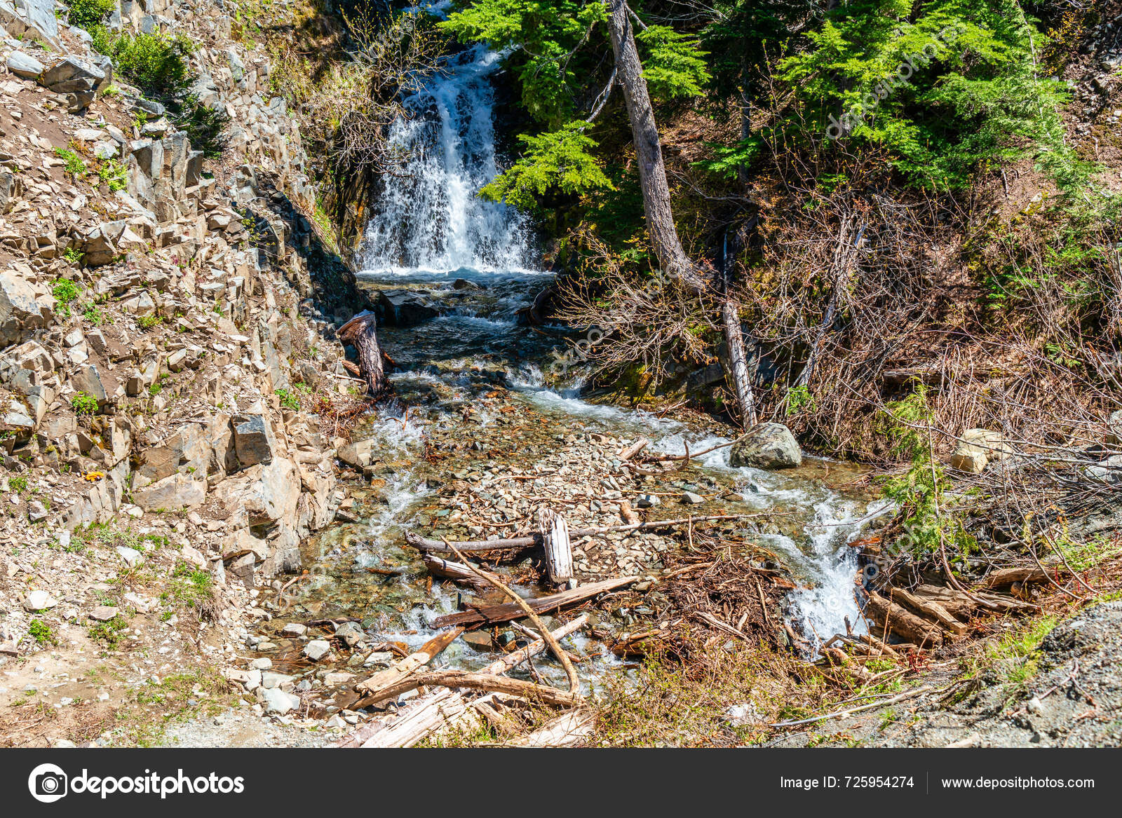 Rushing Waterfall Highway 410 Washington State — Stock Photo © gmc3101 ...