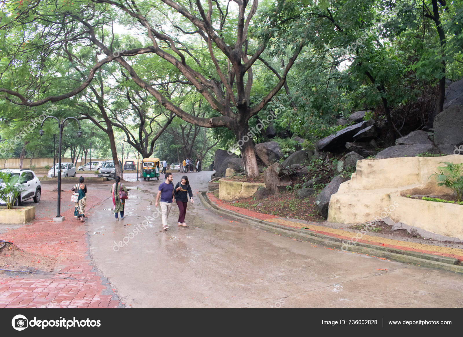 Rock Garden Ranchi Jharkhand India July 2024 Visitors Roaming Garden ...