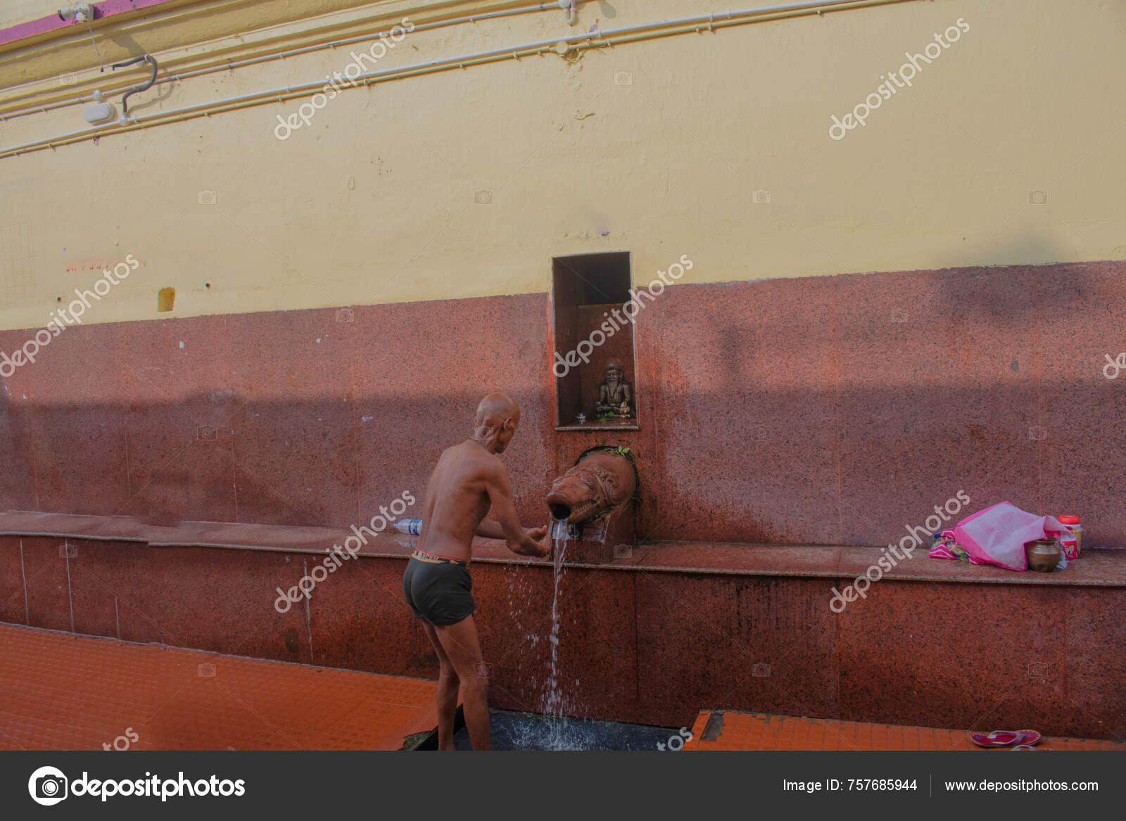 Brahma Kund Rajgir Bihar India September 2024 Old Man Using — Stock ...
