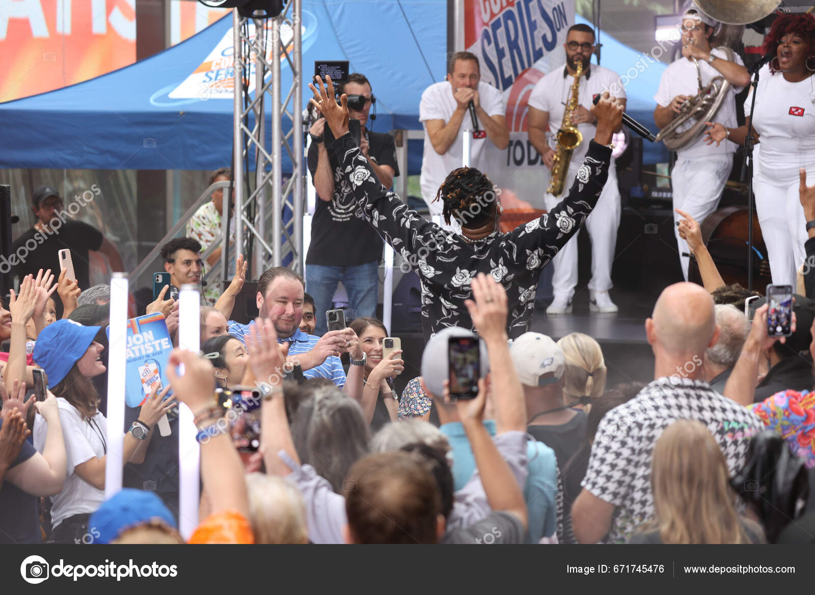 Jon Batiste Nbc Today Show Rockefeller Center Plaza August 2023 – Stock ...