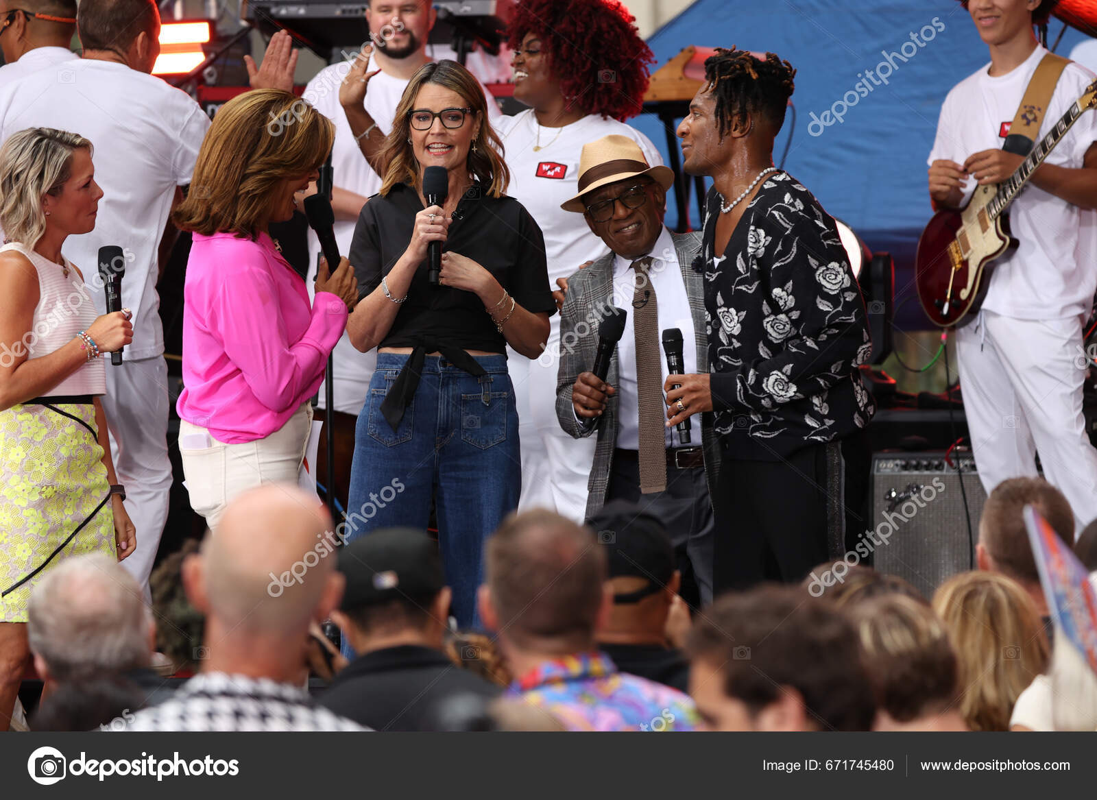 Jon Batiste Nbc Today Show Rockefeller Center Plaza August 2023 – Stock ...