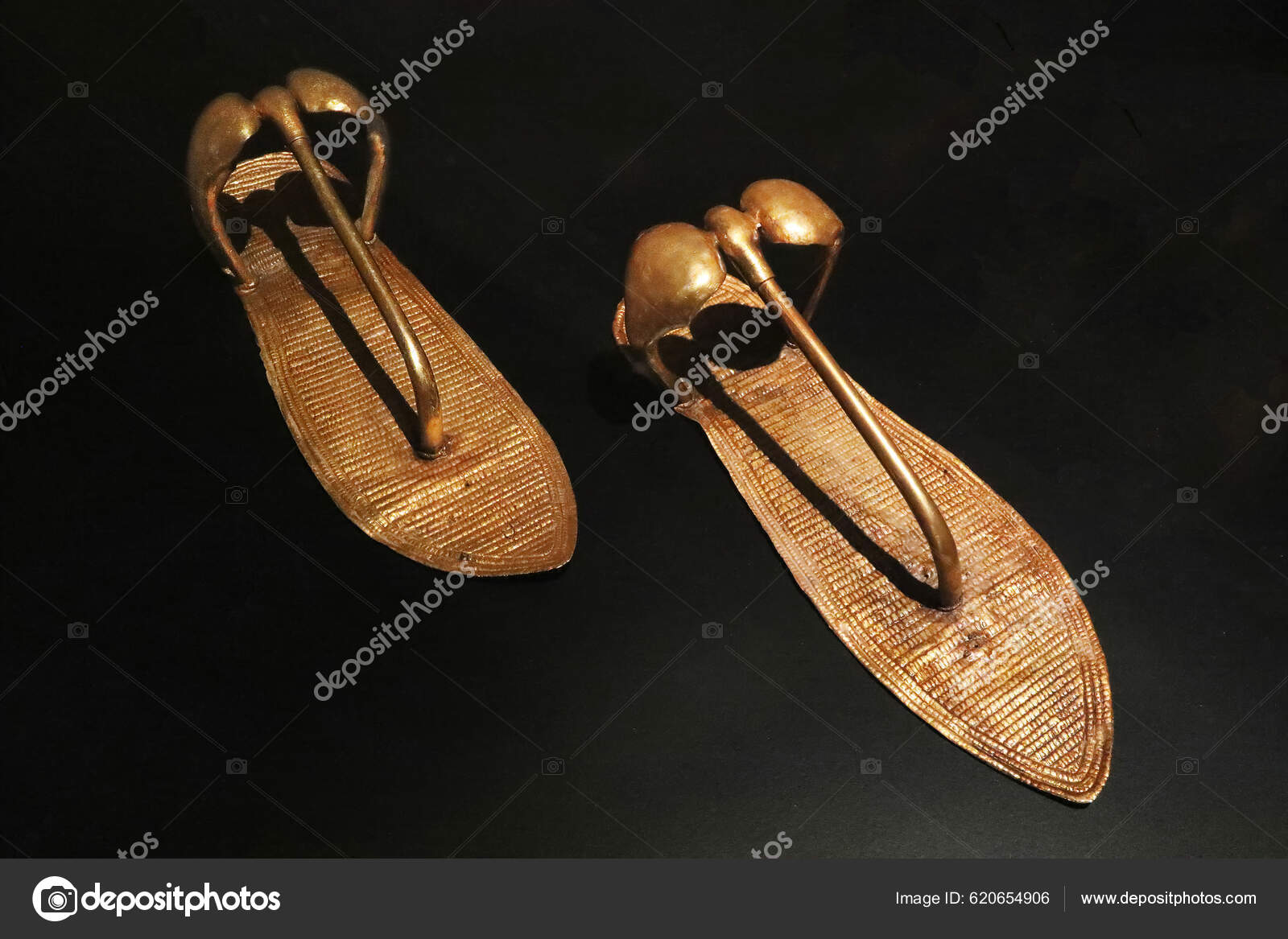 Golden Sandals Fromtutankhamun's Tomb – Stock Editorial Photo ...