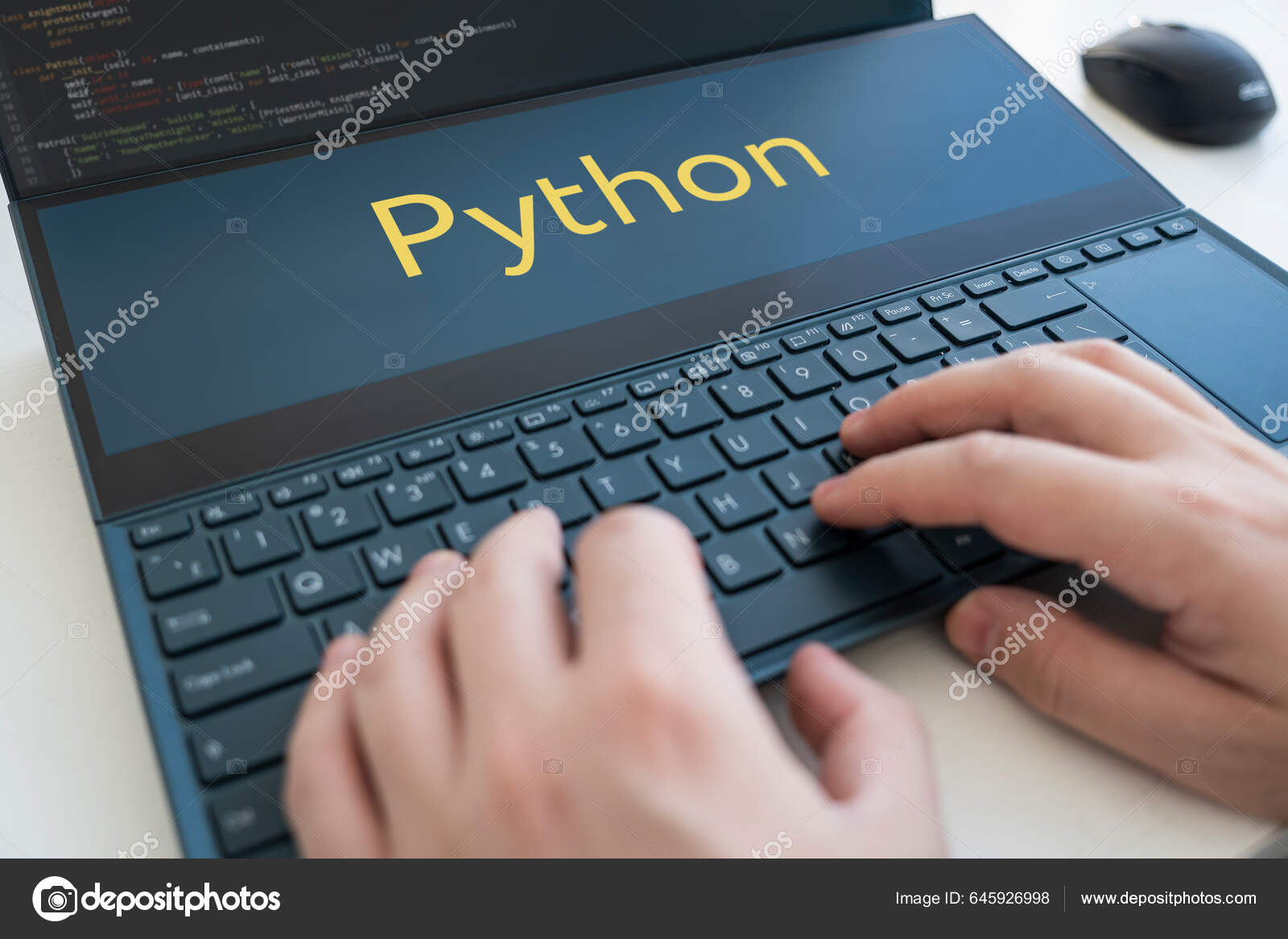 Programador Escribe Programa Python Manos Masculinas Teclado Negro ...