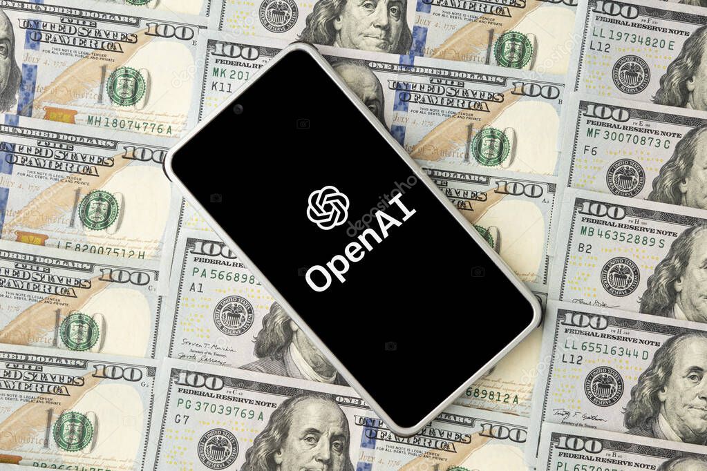 logotipo openai en la pantalla del teléfono inteligente y billetes de ...