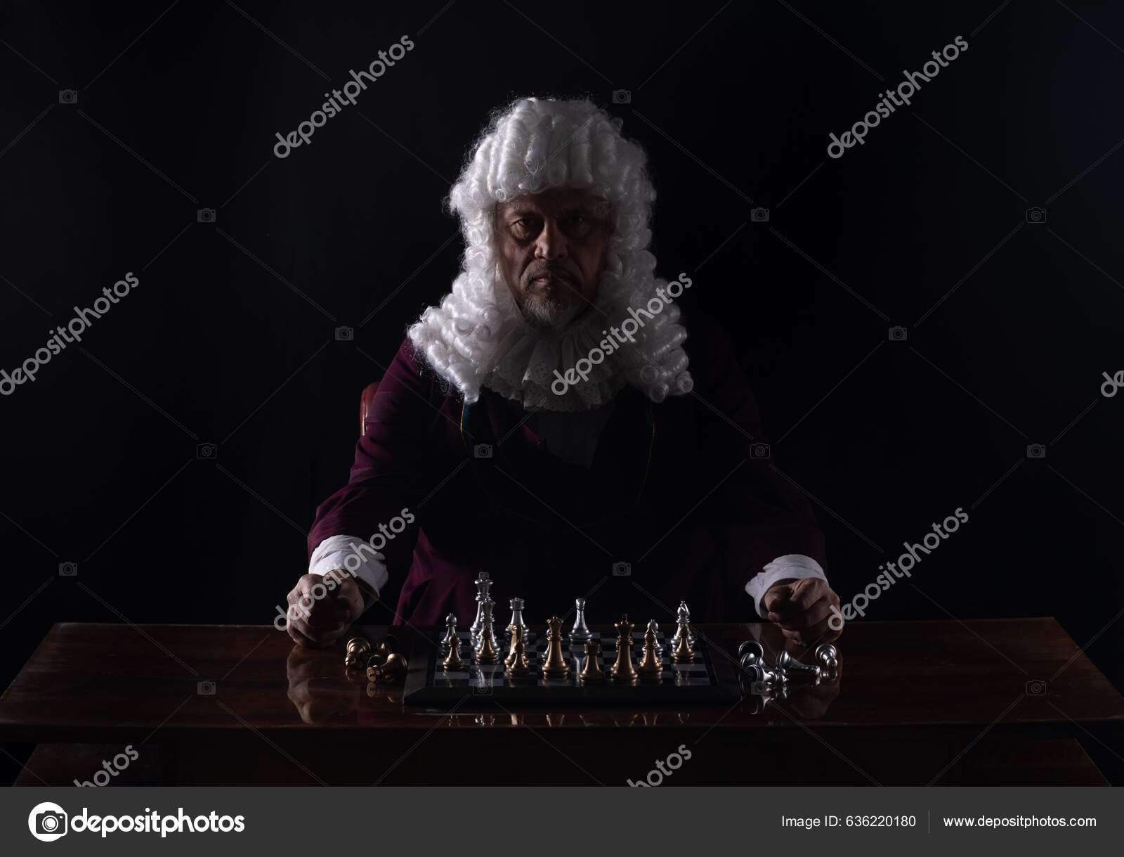 Medieval King Playing Chess Black Studio Background — Foto de stock ...
