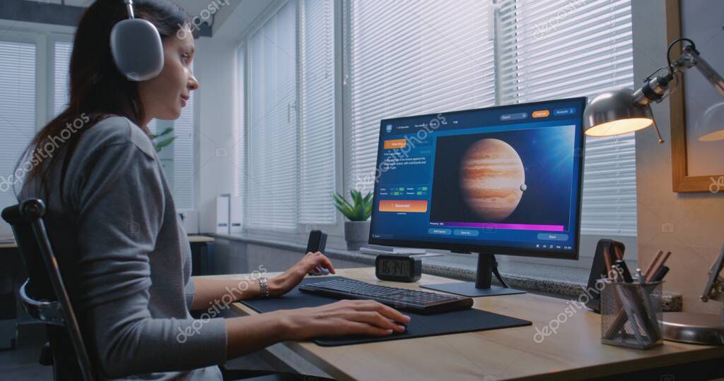 Mujer adulta en los tipos de auriculares de texto en el generador de vídeo AI en PC ...