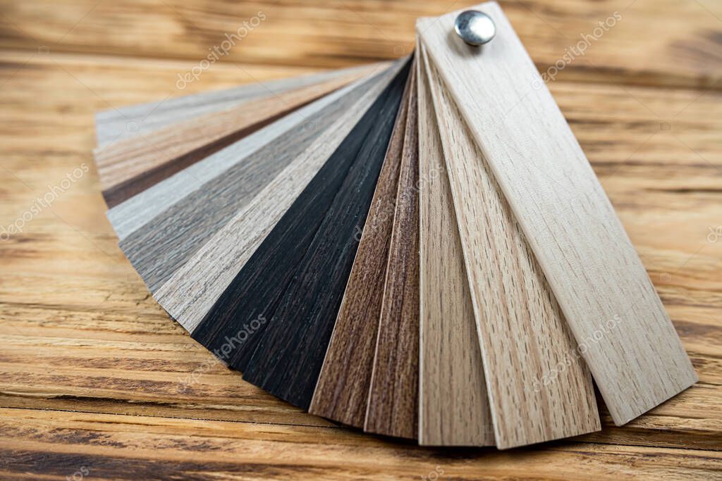 diversa muestra del tablero laminado de madera que elige para el ...