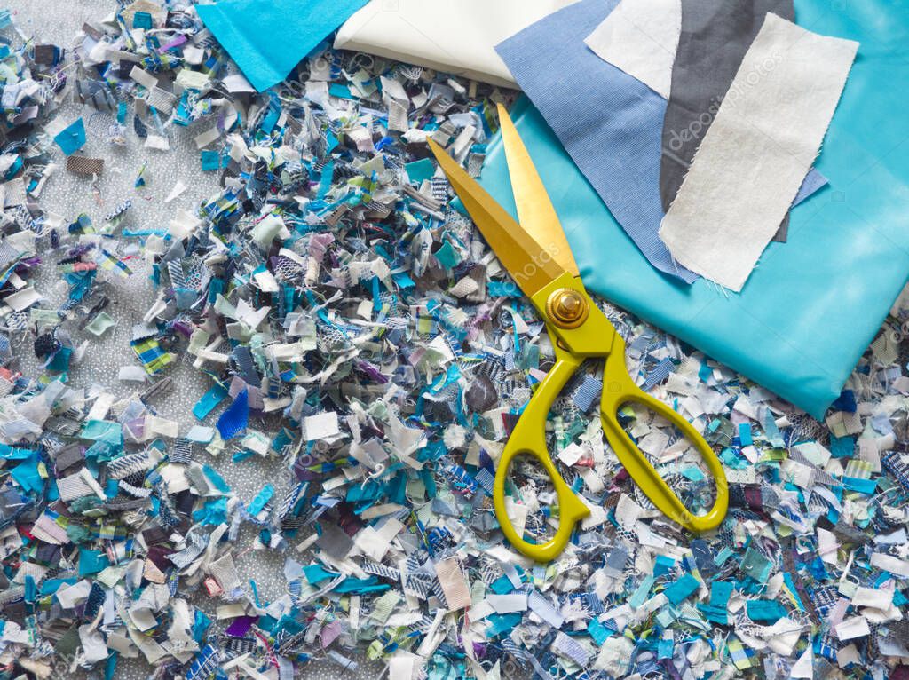 Reciclaje de ropa vieja. Concepto de cero residuos. Recuperación textil ...