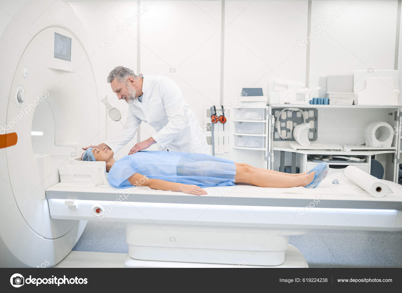 นตอนการตรวจ Mri วยหญ กระบวนการ Mri ในคล — ภาพถ่ายสต็อก © sdm.production ...