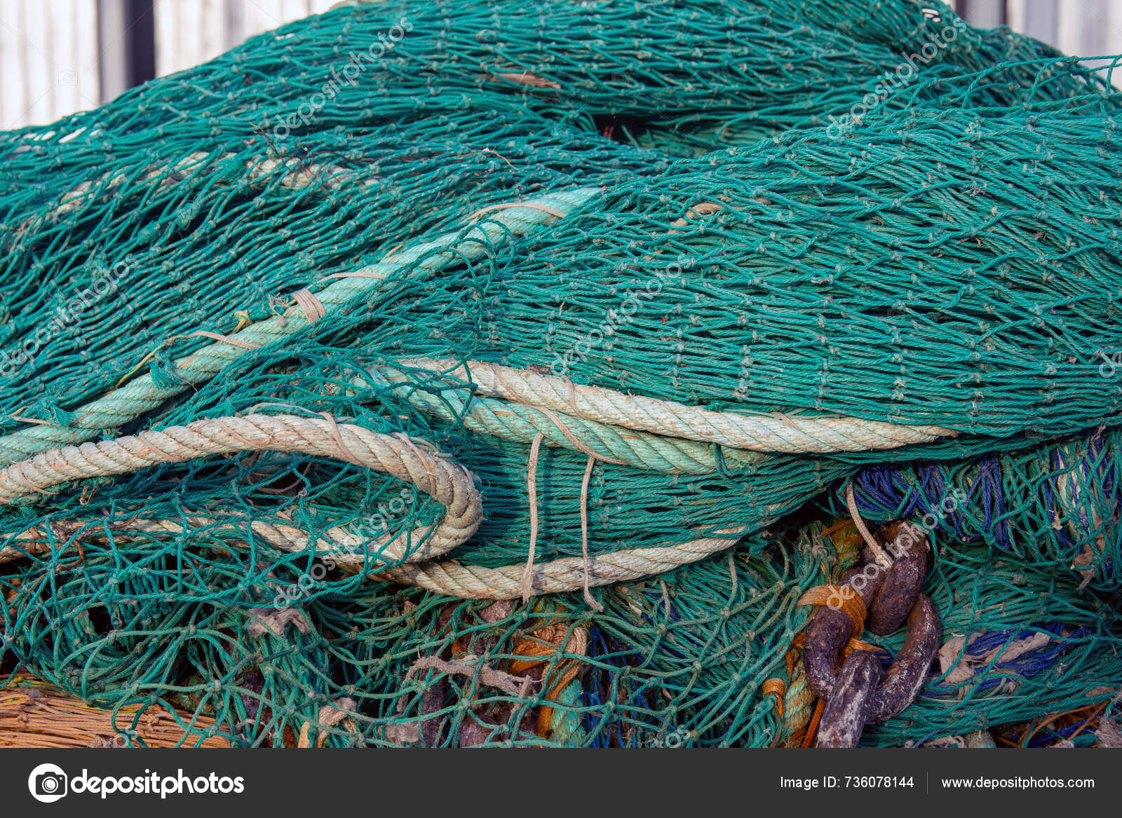 Close Green Fishing Nets Intertwined Ropes Chains Showcasing Detailed ...