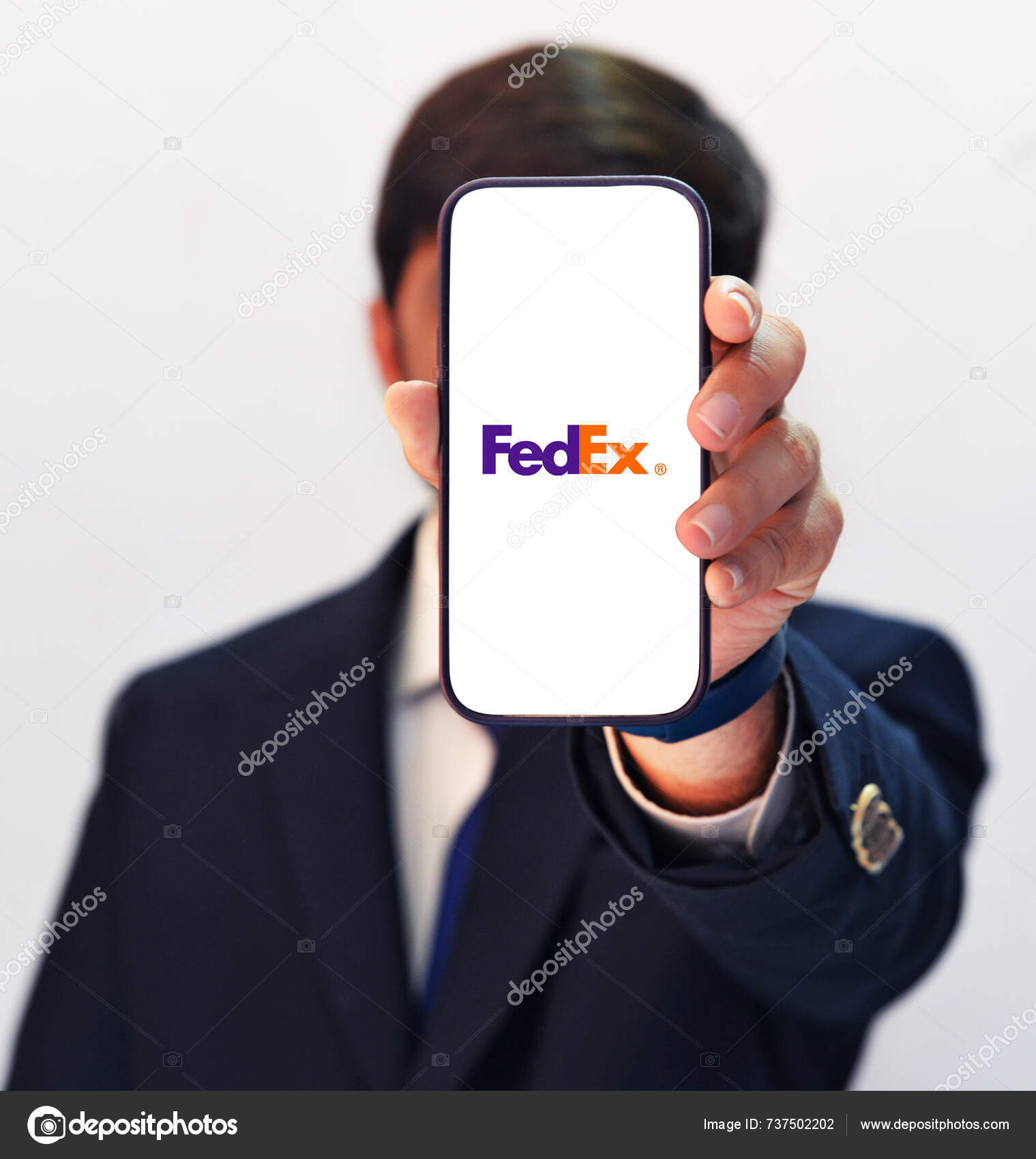Professional Review Fedex App Mobile Screen Man Suit Highlighting ...