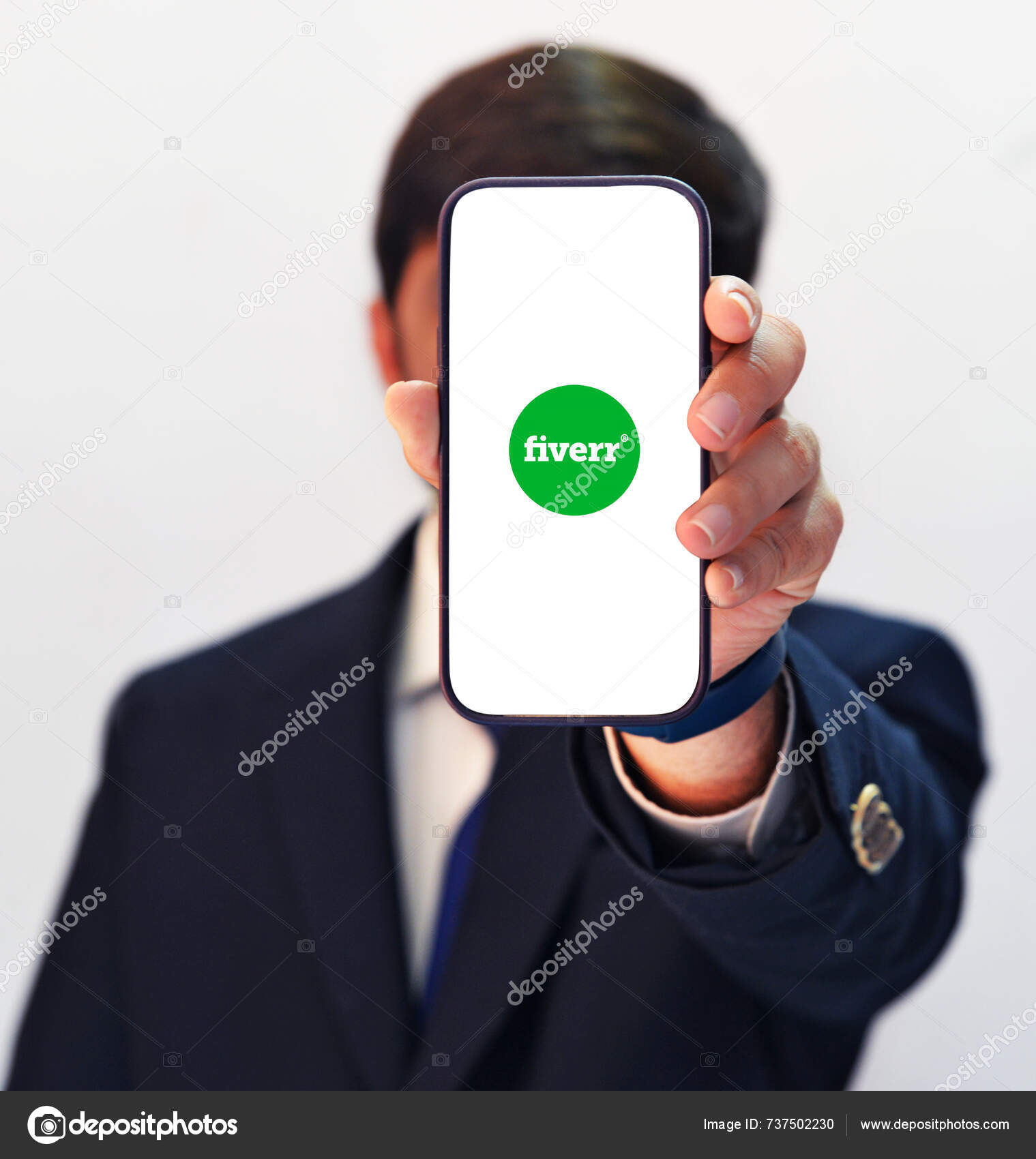 Professional Overview Fiverr Logo Mobile Screen Man Suit Editorial ...