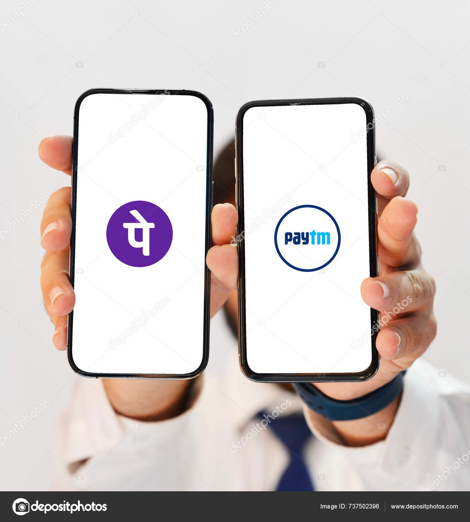 Phonepe Paytm Editorial Analysis Two Smartphones Highlighting Features ...