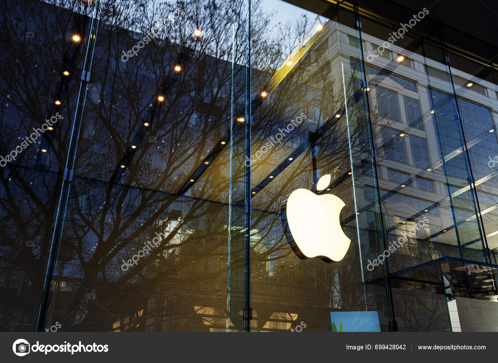 Tokyo Japan January 2024 Exterior View Apple Brand Store City — Stock ...