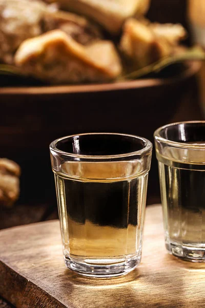 Cachaca, pinga, cana o caninha es el brandy de caña de azúcar, una ...