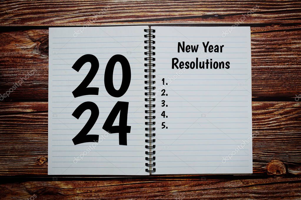 2024 Resoluciones de Año Nuevo mensaje de texto escrito sobre fondo de ...