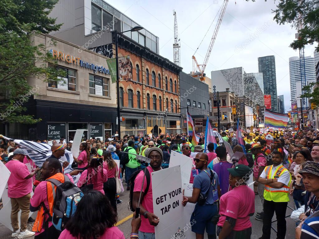 Toronto Canadá Junio 2024 Los Pueblos Participan Desfile Anual Del ...