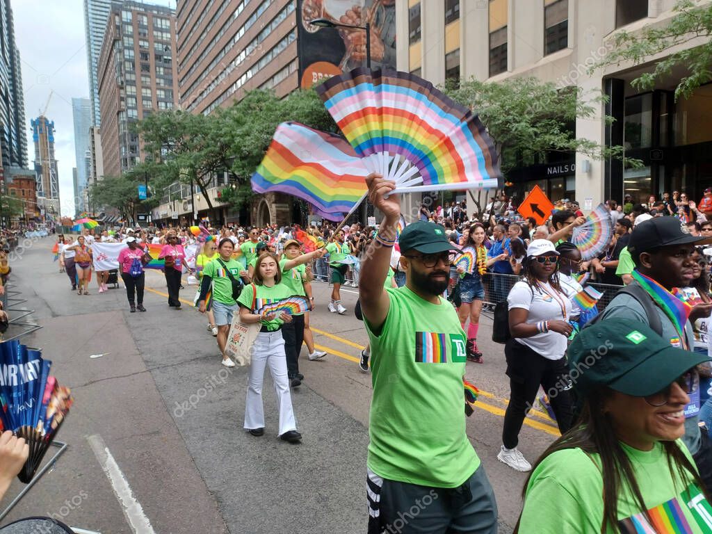Toronto Canadá Junio 2024 Los Pueblos Participan Desfile Anual Del ...