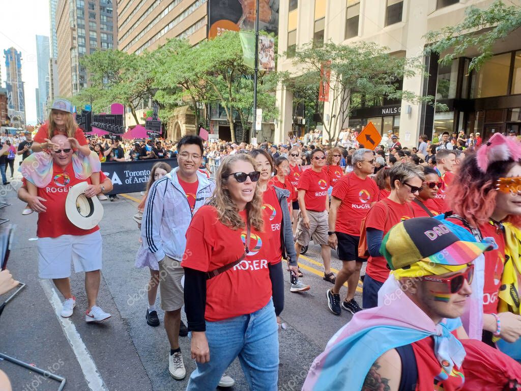 Toronto Canadá Junio 2024 Los Pueblos Participan Desfile Anual Del ...