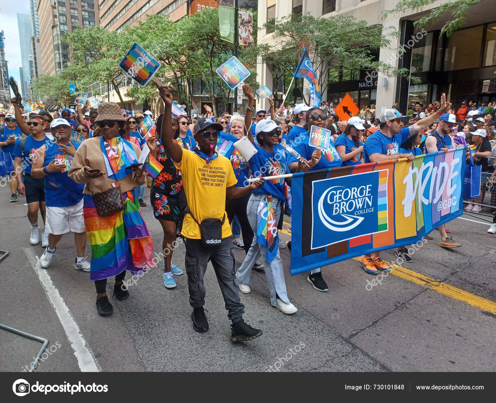 Toronto Canadá Junio 2024 Los Pueblos Participan Desfile Anual Del ...