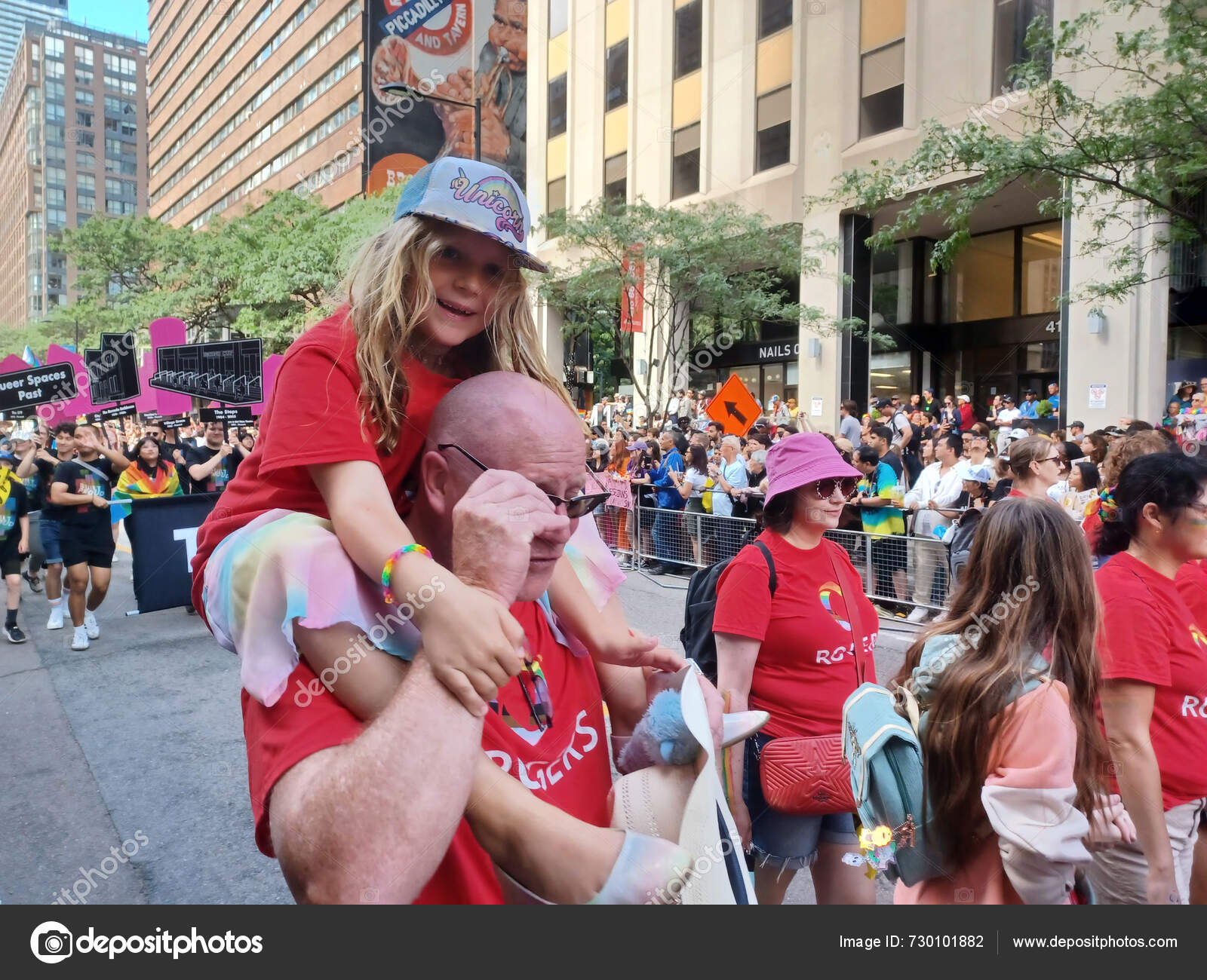 Toronto Canadá Junio 2024 Los Pueblos Participan Desfile Anual Del ...