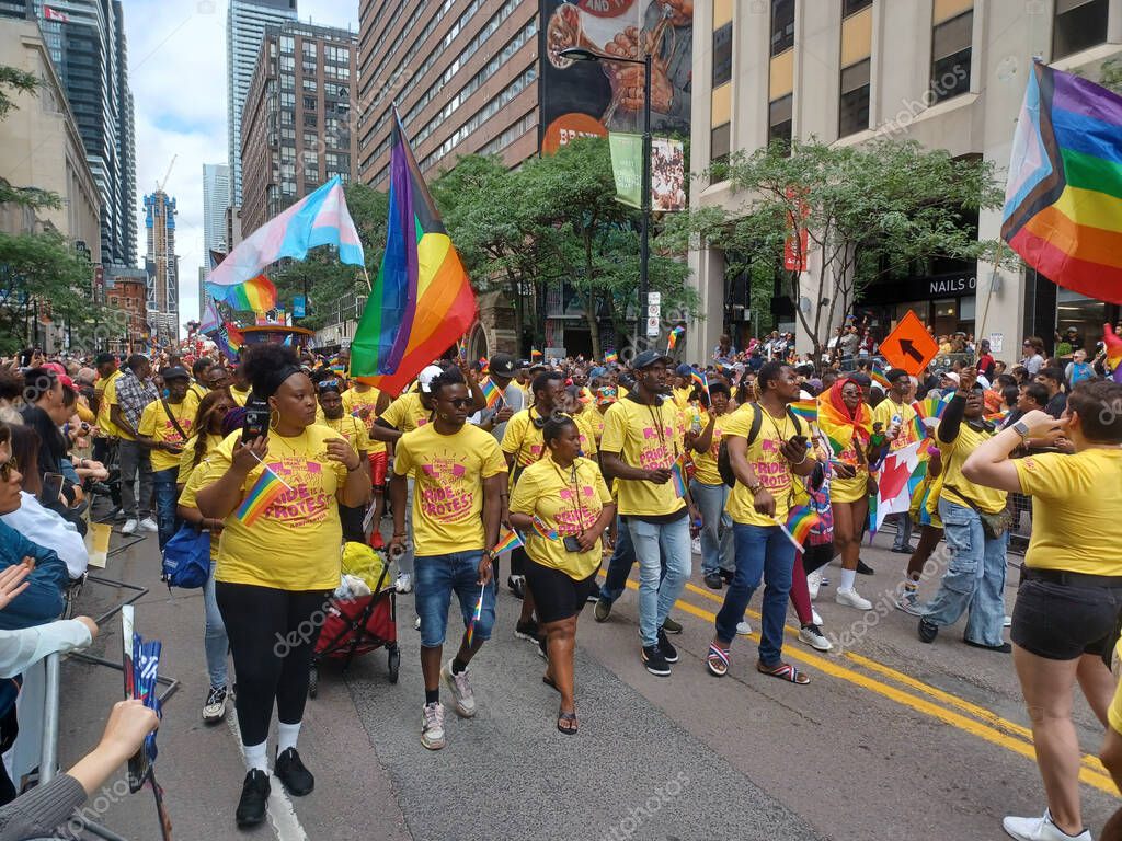 Toronto Canadá Junio 2024 Los Pueblos Participan Desfile Anual Del ...