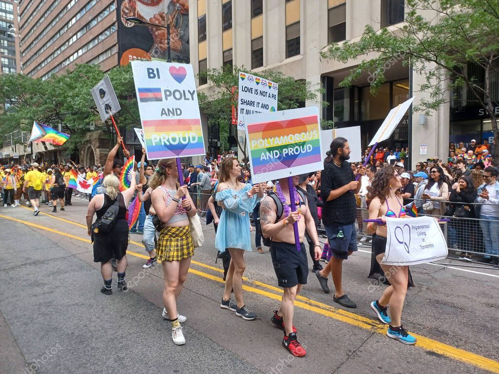 Toronto Canadá Junio 2024 Los Pueblos Participan Desfile Anual Del ...