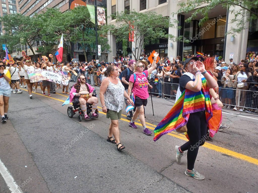 Toronto Canadá Junio 2024 Los Pueblos Participan Desfile Anual Del ...