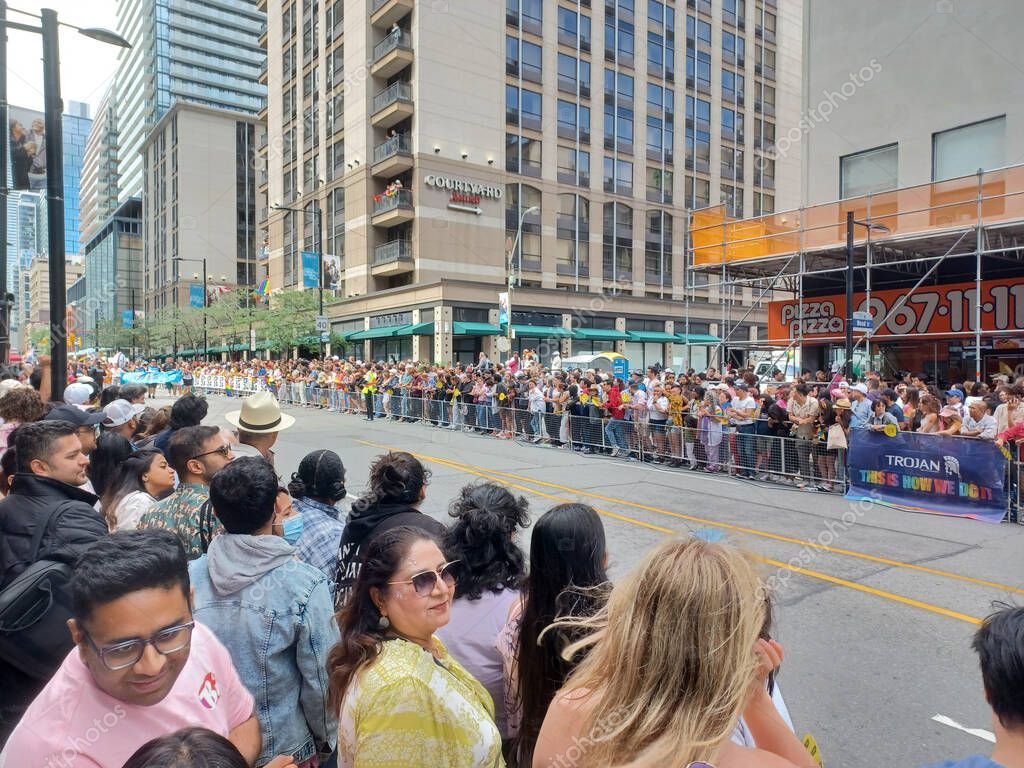 Toronto Canadá Junio 2024 Los Pueblos Participan Desfile Anual Del ...