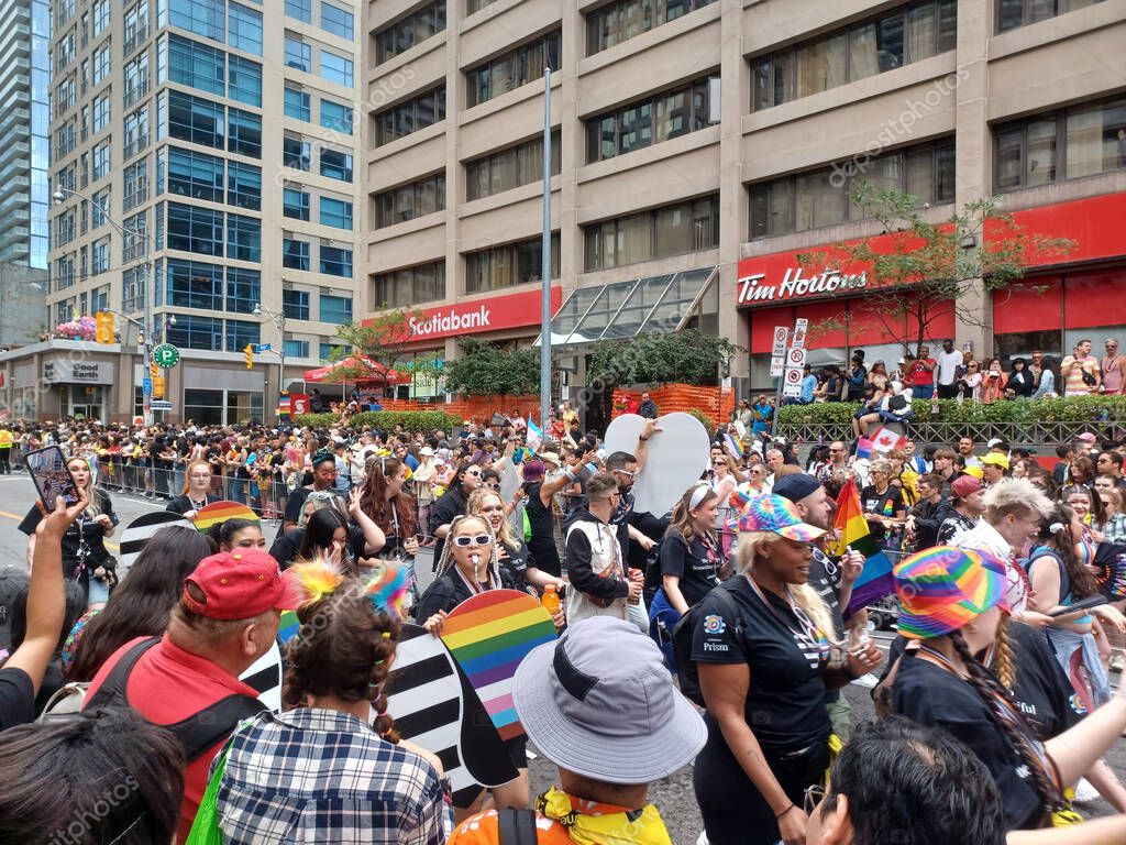 Toronto Canadá Junio 2024 Los Pueblos Participan Desfile Anual Del ...