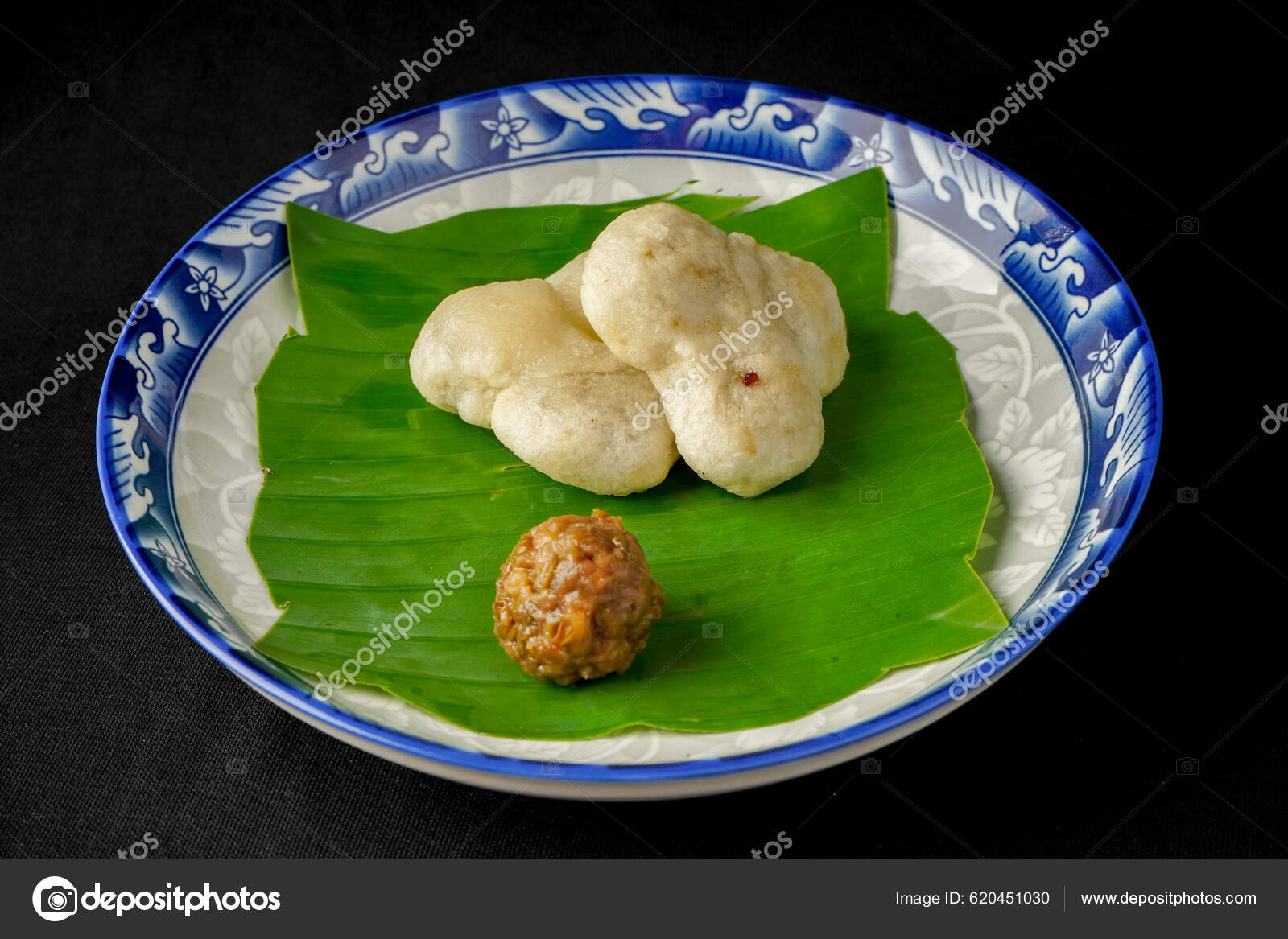 Beppa Tellu Cake Typical Bugis Tribe Made Flour Peanut Filling — Stock ...
