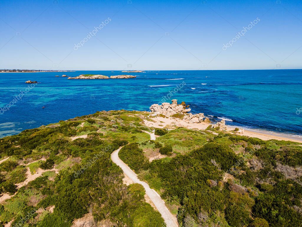Vista aérea de Point Peron y Shoalwater Bay con formaciones rocosas de ...