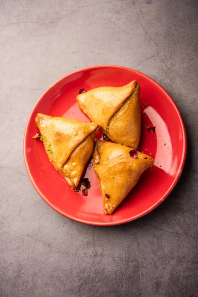 Tea samosa Stock Photos, Royalty Free Tea samosa Images | Depositphotos