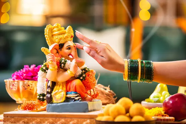 Tilak Stock Photos, Royalty Free Tilak Images | Depositphotos