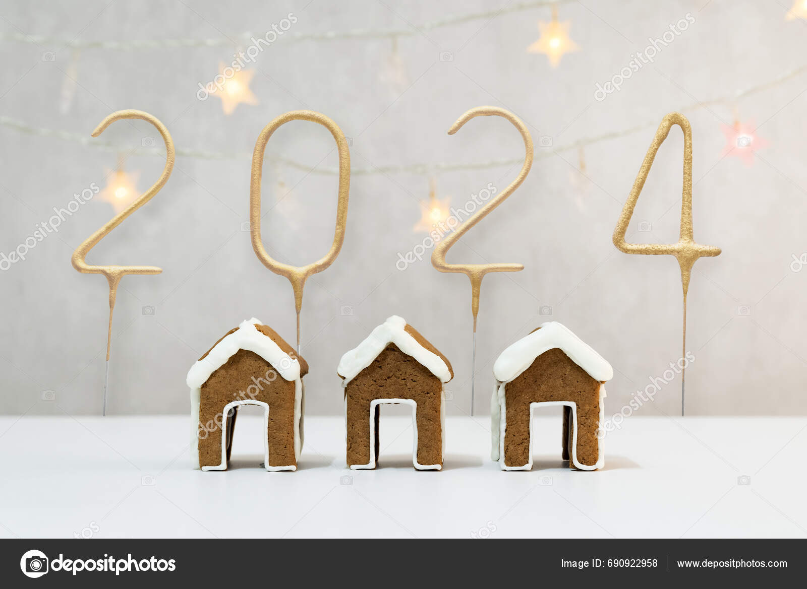 Three Little Gingerbread Houses Teacup Golden Number 2024 Garland ...