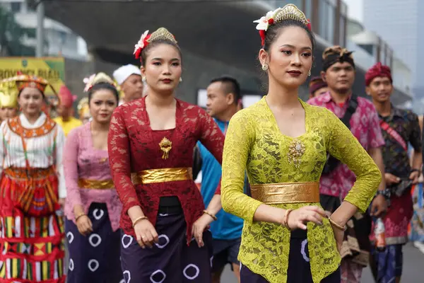 Yakarta Indonesia Mayo 2024 Desfile Ropa Tradicional Toda Indonesia ...