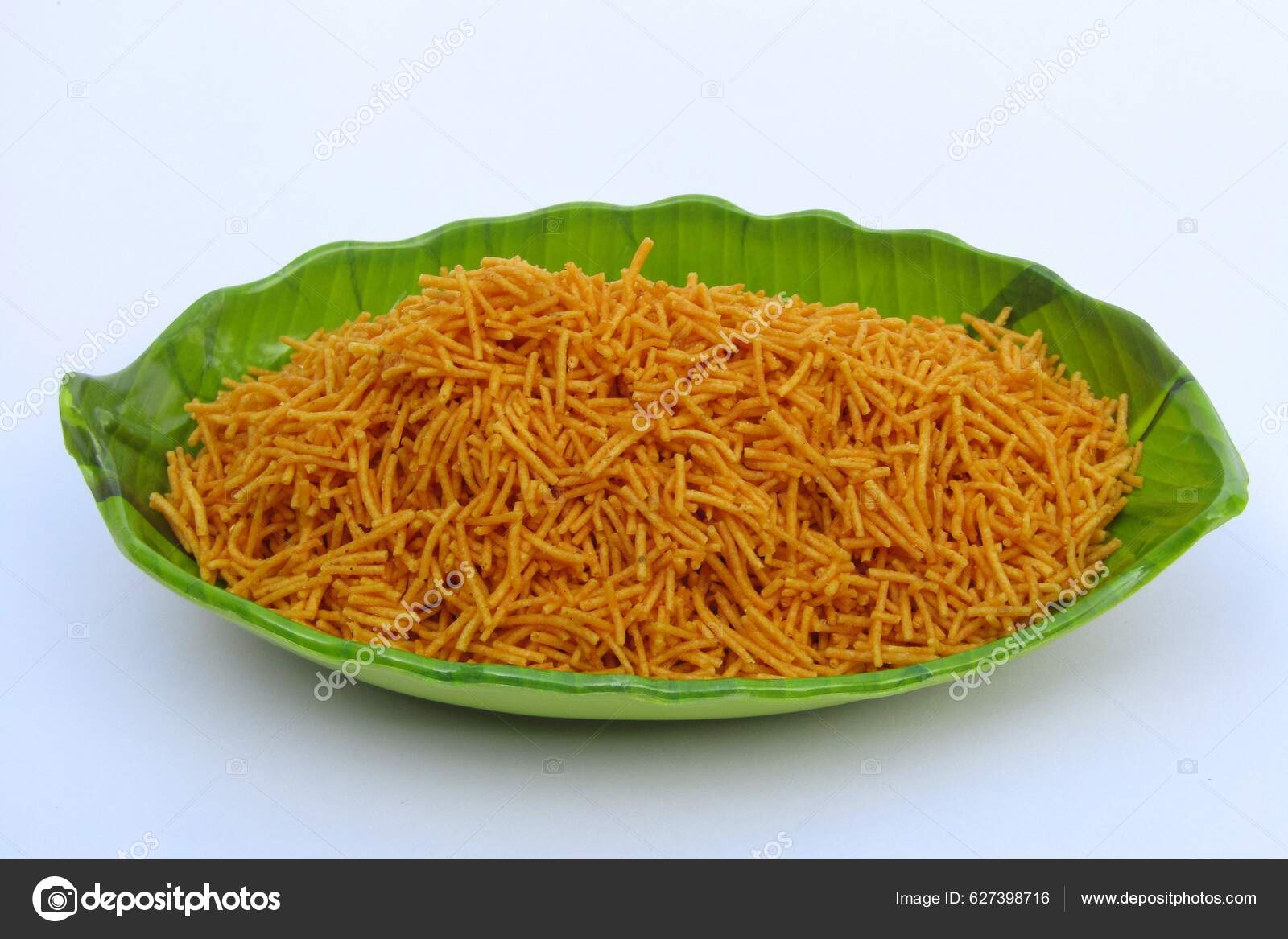 Indian Snacks Food Aloo Bhujia Plate — Stock Photo © Sadasiba #627398716