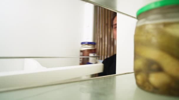 765 vídeos de Empty refrigerator, metraje de Empty refrigerator sin ...