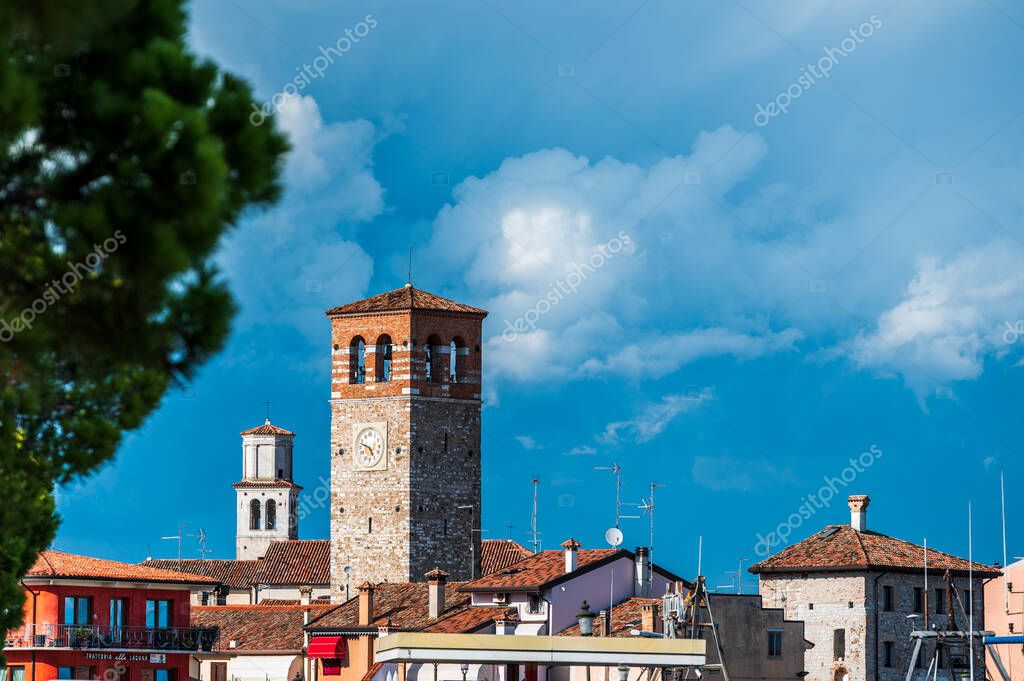 Italia, Laguna de Marano - 11 de septiembre de 2022: Vista de la ...