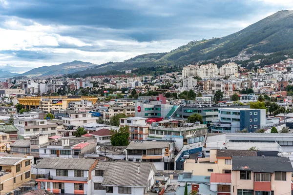 Imágenes de Quito moderno libres de derechos | Depositphotos