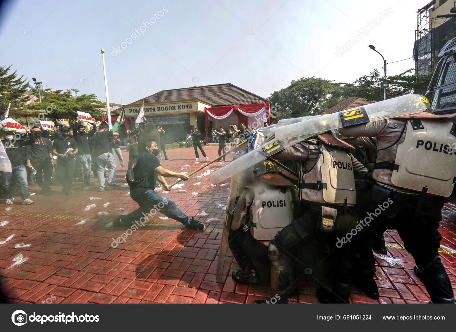 Simulation Handling Protesters 2024 General Election Security Police ...