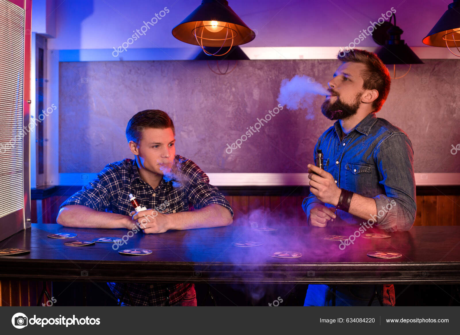Vaping Man Holding Mod Cloud Vapor Vapebar Two Men Rest — Stock Photo ...