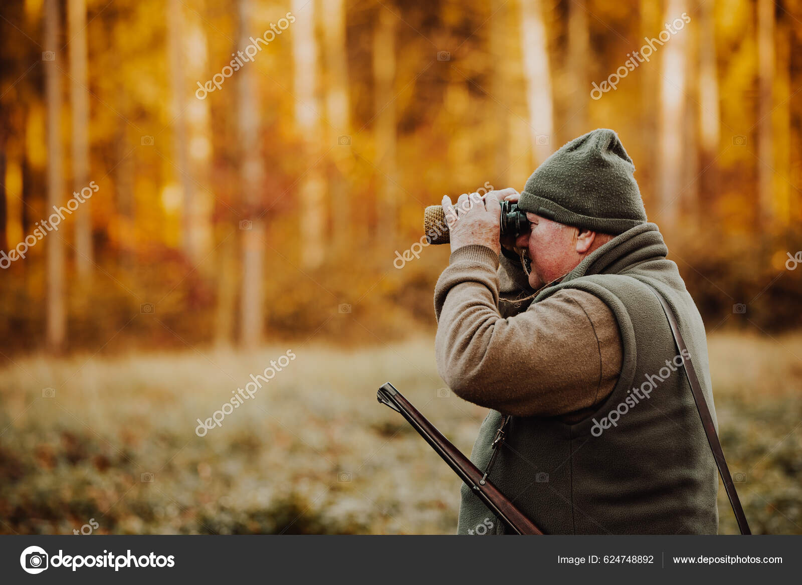 Hunter Ranger Telescope Looking Out Wild Animals Forest Hunting Period ...