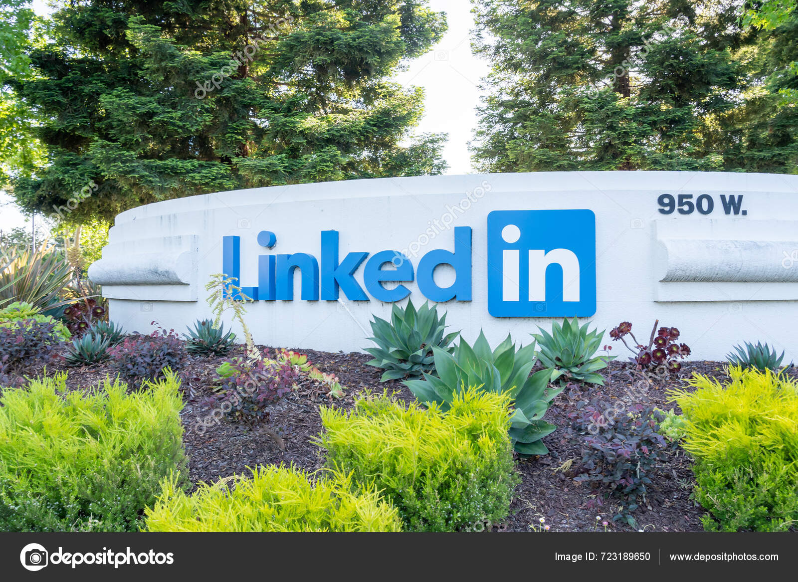 Linkedin Ground Sign Linkedin Business Employment Focused Social Media ...