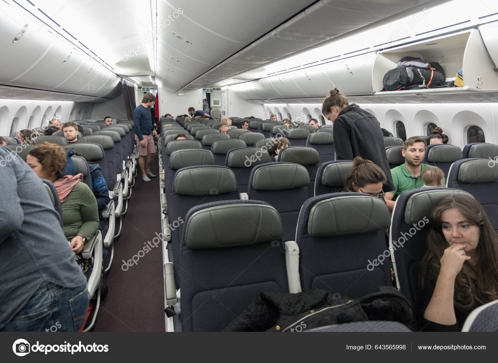 Aeromexico Boeing 787 Dreamliner Interior People Cabin Crew — Stock ...