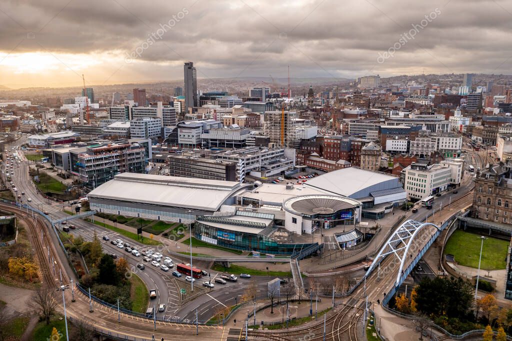 SHEFFIELD, Reino Unido - 6 DE DICIEMBRE DE 2022. Panorama aéreo del ...
