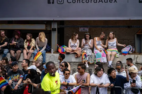Spectators 2024 Annual Pride Parade Downtown Toronto Toronto Canada Jun ...