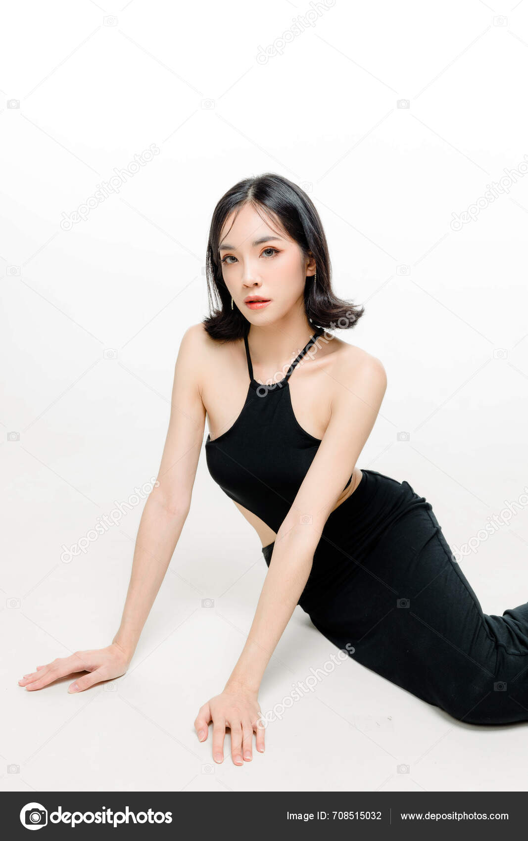 Fashionable Asian Woman Short Hair Perfect Body Cute Female Model — Stock Photo ...