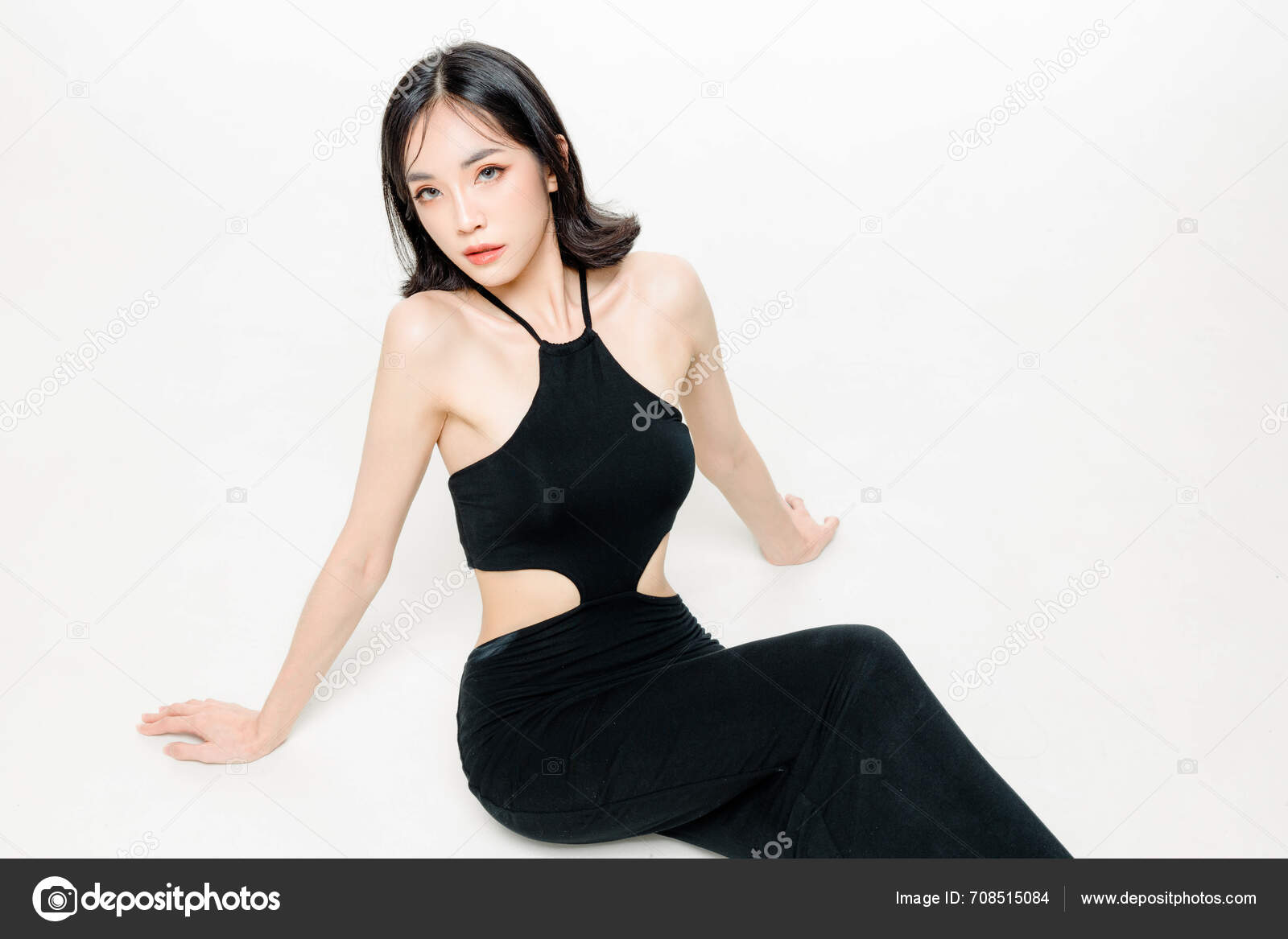 Fashionable Asian Woman Short Hair Perfect Body Cute Female Model — Stock Photo ...